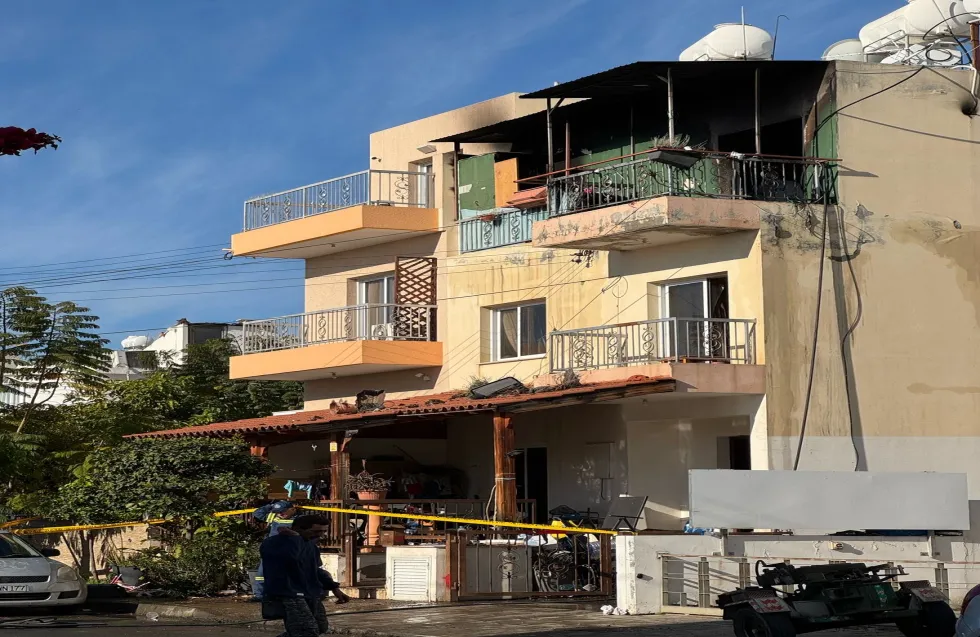 Θάνατος 5μελούς οικογένειας/Λεμεσός: Προσπάθησαν να μπουν μέσα ...