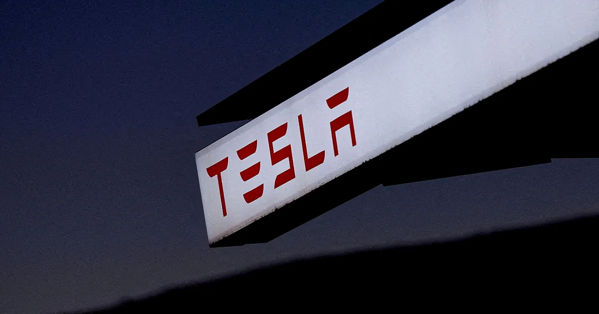Πάτωσαν οι πωλήσεις της Tesla στην Ευρώπη μετά τις εμπρηστικές ...
