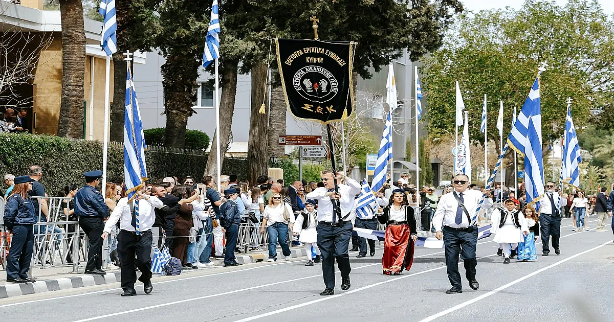 Με συναισθήματα εθνικής υπερηφάνειας η παρέλαση για την 25η Μαρτίου στη ...