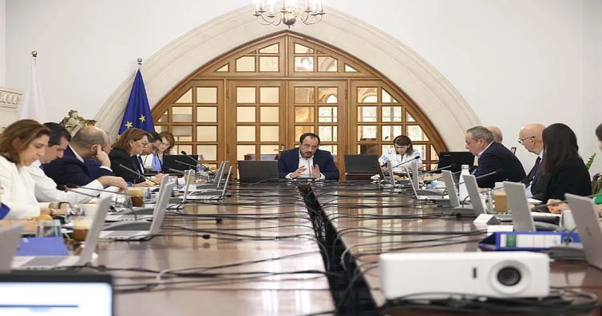 Η μπάλα στο Υπουργικό Συμβούλιο