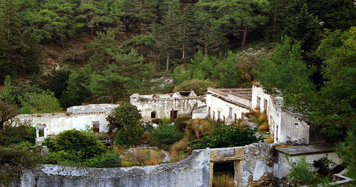 Κινδυνεύει το αρμενικό μοναστήρι Σουρπ Μακάρ στον Πενταδάκτυλο - Η ...