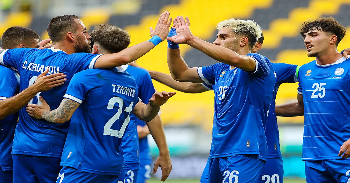 Φιλικός συμβιβασμός με θετικά στοιχεία - Γήπεδο