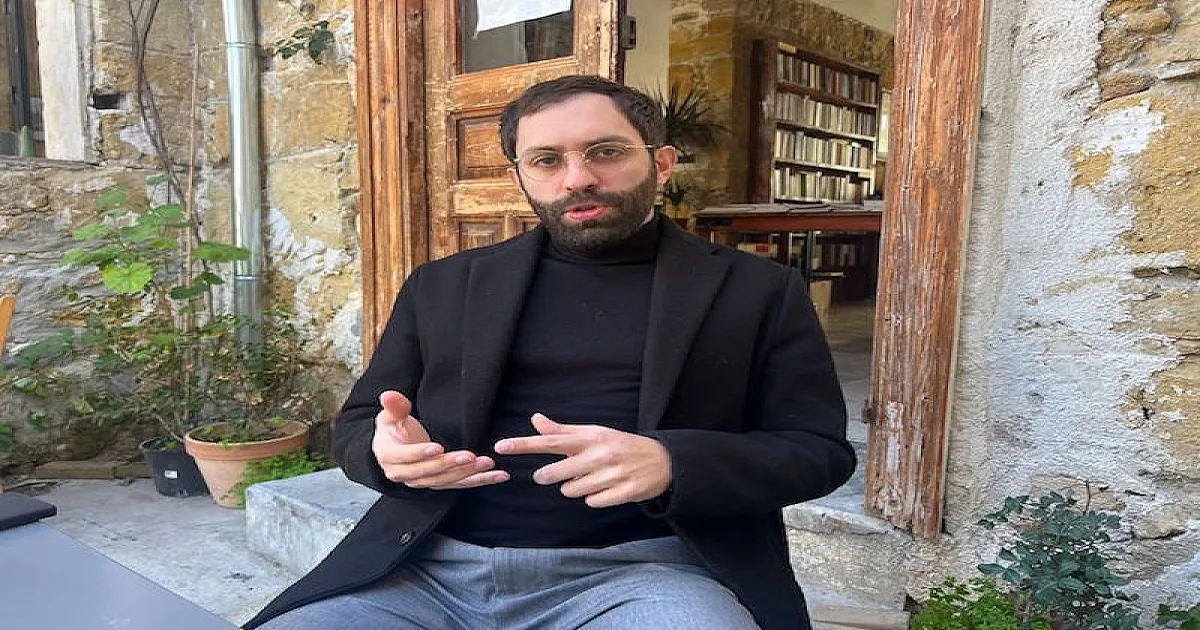 ΕΔΕΚ: Συμπαράσταση στον συμπατριώτη μας Τουρκοκύπριο Οζ Καραχάν - «Ο ...