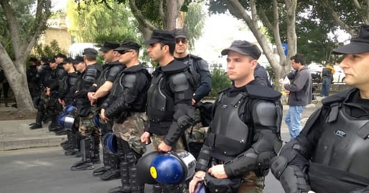 Αναβλήθηκε η ψηφοφορία στην Ολομέλεια για νομοσχέδιο για διαδηλώσεις ...