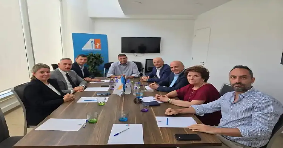 Ο Νικόλας άκουσε τα παράπονα της Αντιγόνης και το «όχι» της ΔΗΠΑ