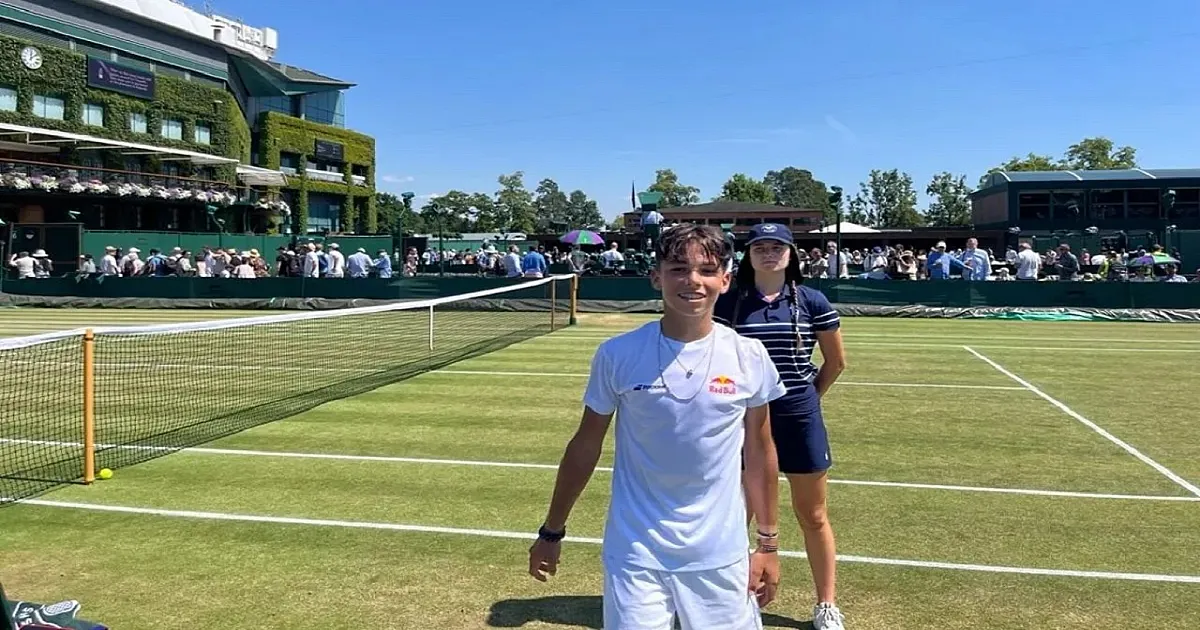 Στον τελικό του Wimbledon και γλυκοκοιτάζει το τρόπαιο ο Ραφαήλ Παγώνης ...