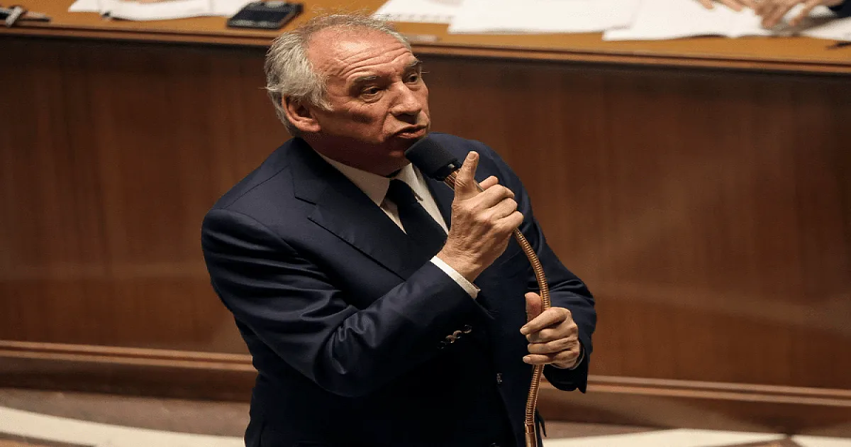 Ο Πρωθυπουργός της Γαλλίας παρουσιάζει τον κρατικό προϋπολογισμό για το ...