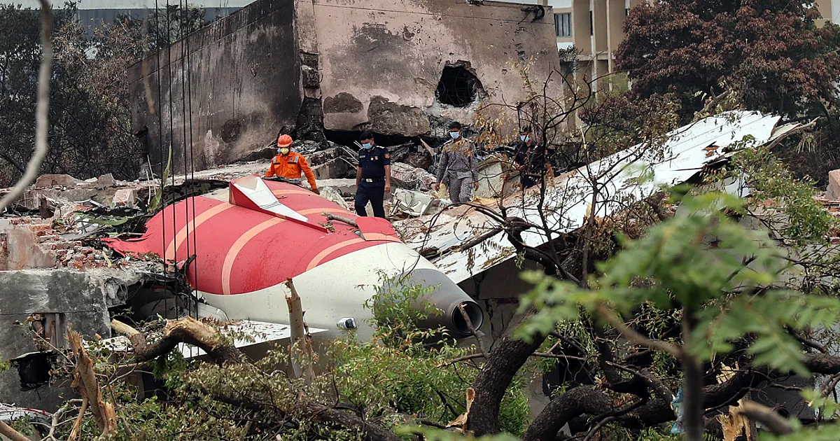 WSJ: O πιλότος της Air India διέκοψε την τροφοδοσία καυσίμων στους ...