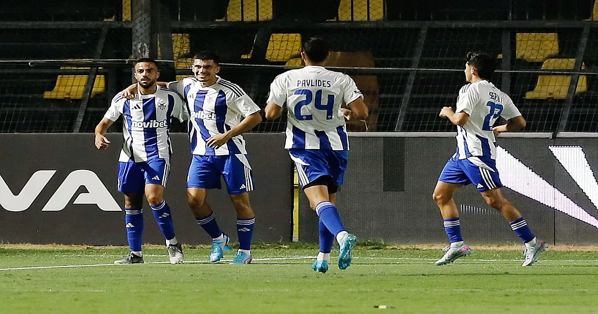 Αρχίζει να παίρνει σχήμα - Γήπεδο