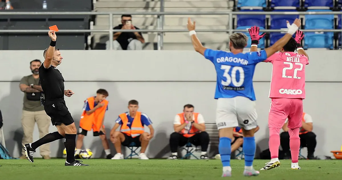 Μακάμπι-Πάφος: Αλλαγή τερματοφύλακα στο 13΄, αποβολή του 2ου στο 30 ...