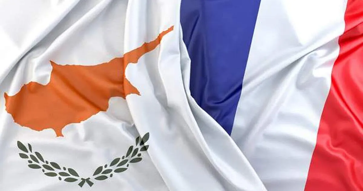 Την «άνευ όρων» υποστήριξη Γαλλίας στην κυριαρχία της ΚΔ, επιβεβαιώνει ...