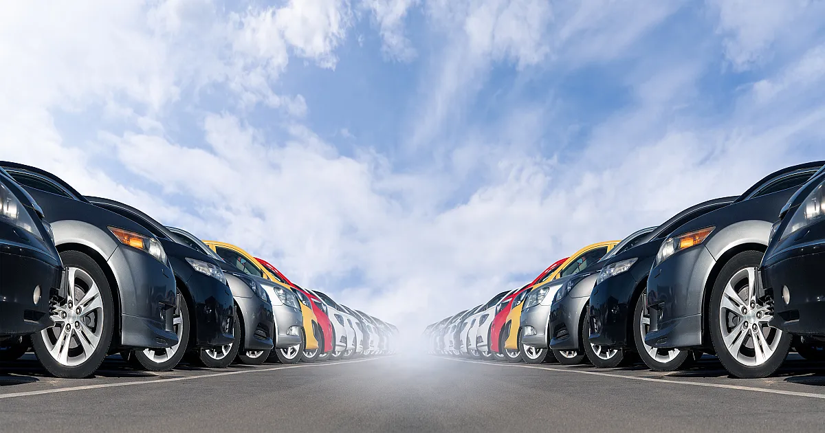 Μεγάλη μείωση των πωλήσεων οχημάτων λόγω ανακλήσεων