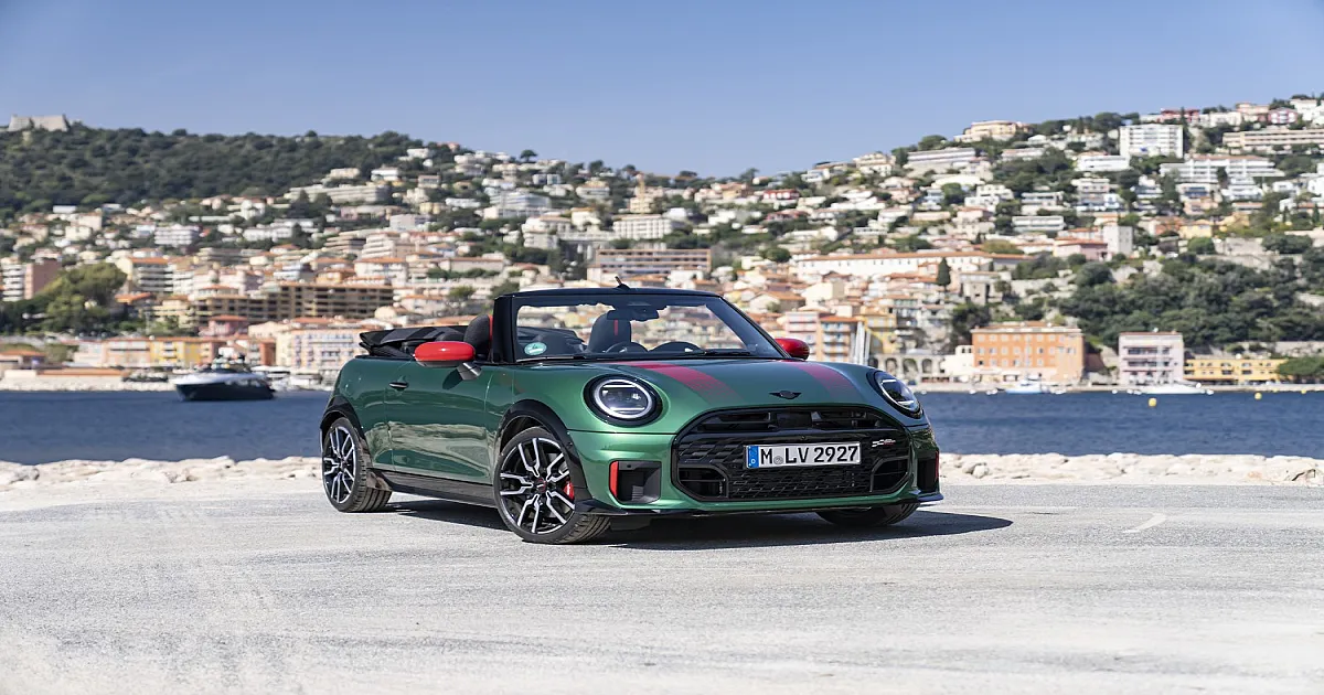 Το MINI John Cooper Works Cabrio προσφέρει νέα διάσταση στην ανοικτή ...