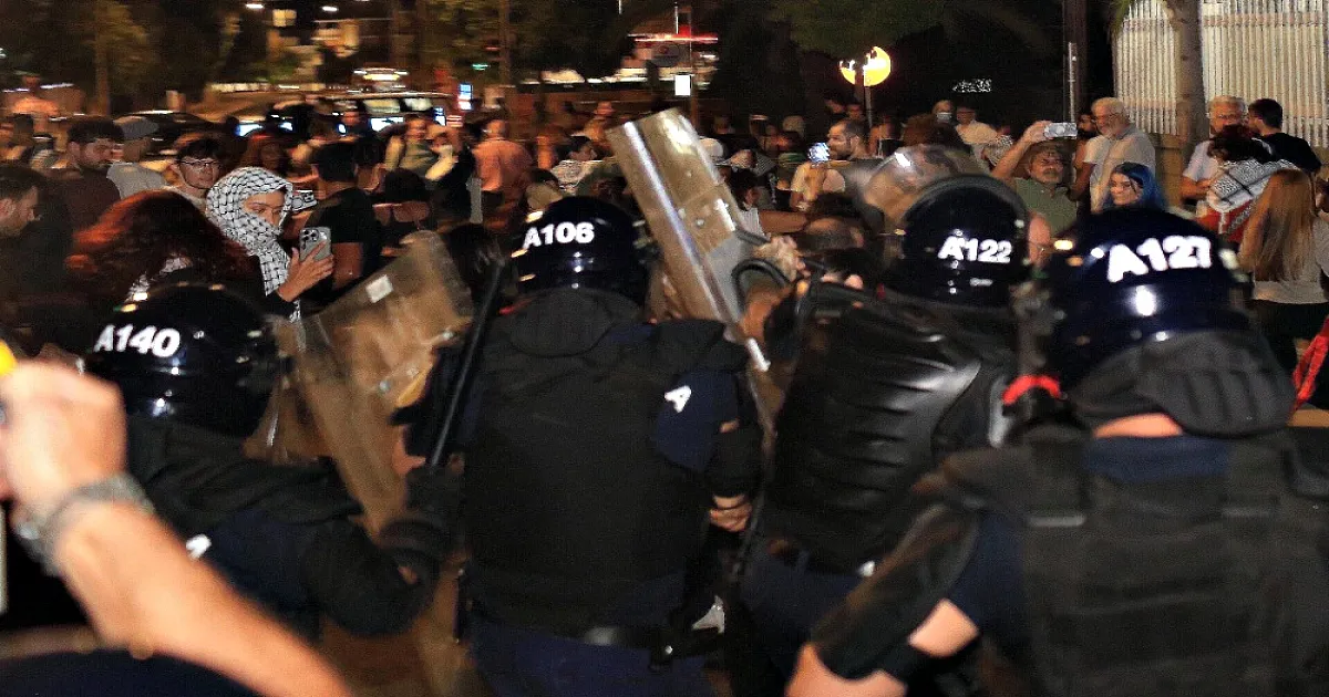 Στο στόχαστρο η Αστυνομία για υπέρμετρη βία κατά διαδηλωτών: Επιστολή ...