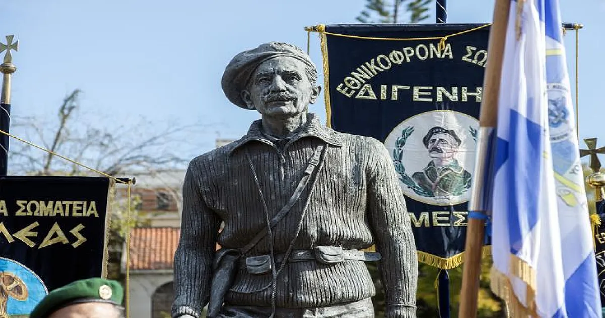 Αντί να σιωπήσουν, αντιμάχονται με τα φαντάσματα σαν σύγχρονοι τυμβωρύχοι!