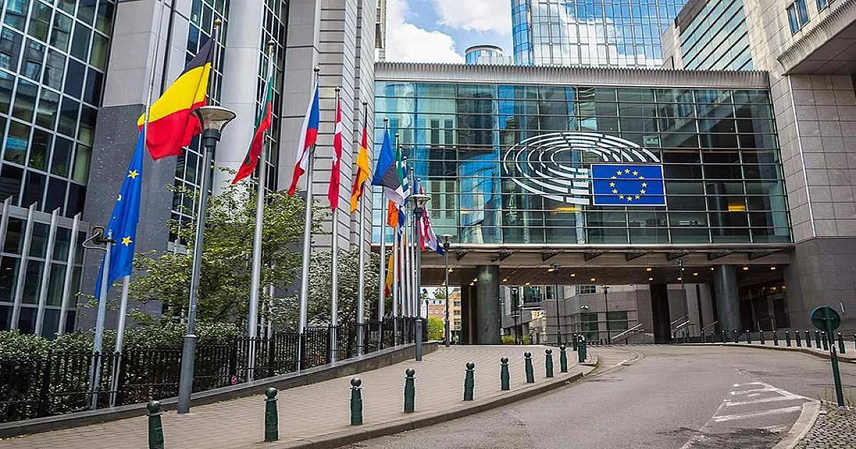 Η Κομισιόν έλαβε τα σχέδια 19 κρατών για το SAFE - Τι προβλέπεται για ...