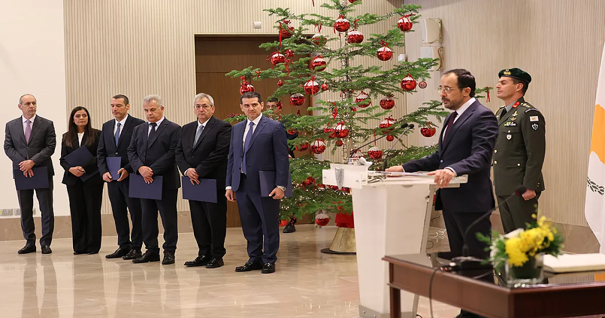 Παρέλαβαν από τον Πρόεδρο Χριστοδουλίδη τα χαρτοφυλάκιά τους οι νέοι ...