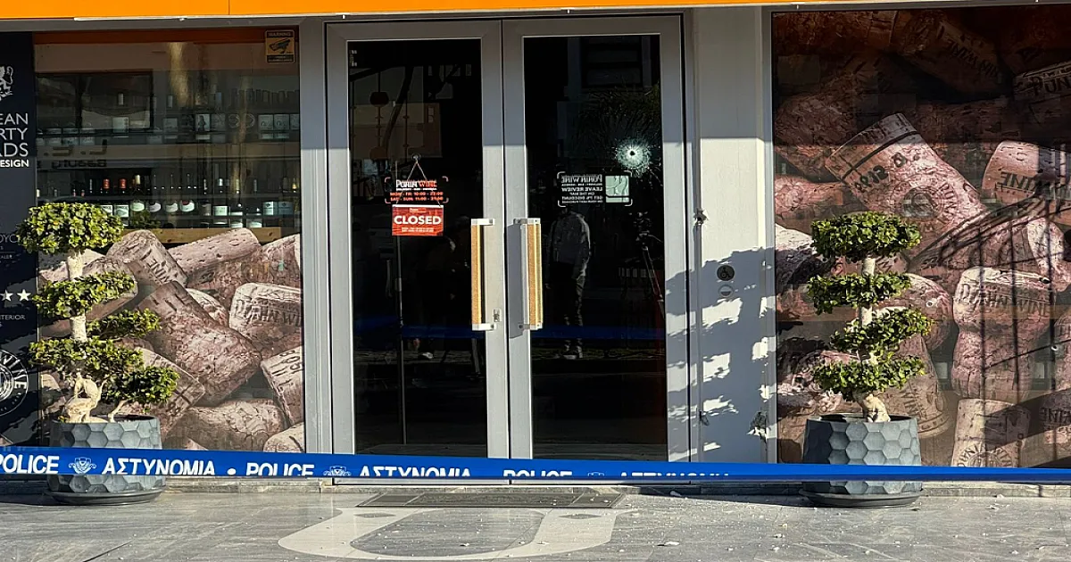 Ξανά στόχος ο Πούνιν - Πυροβολισμοί σε κατάστημα του Ρώσου ...