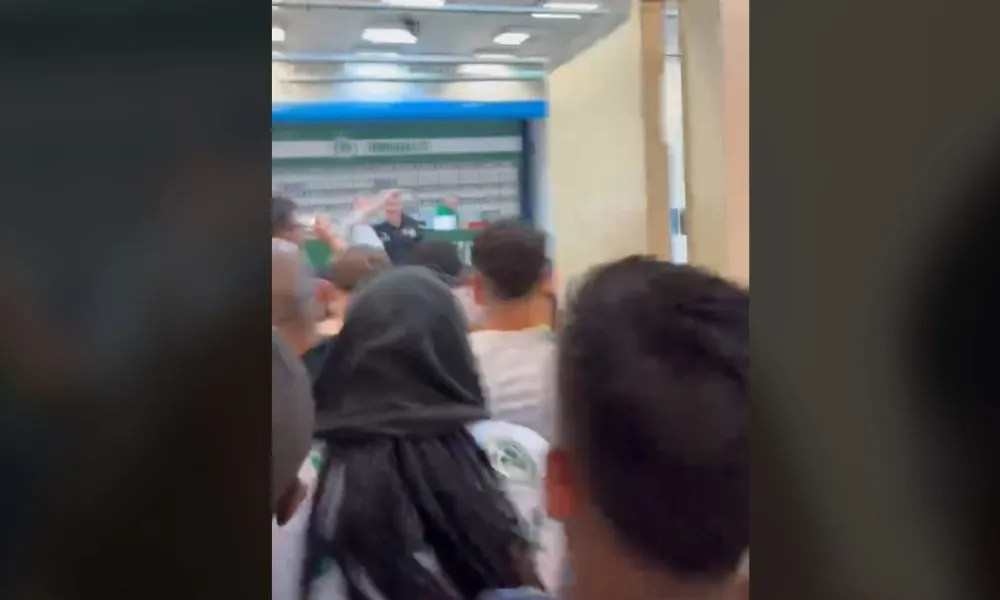 ΒΙΝΤΕΟ: Ντου των παικτών της Ομόνοιας στην αίθουσα διασκέψεων του ΓΣΠ ...