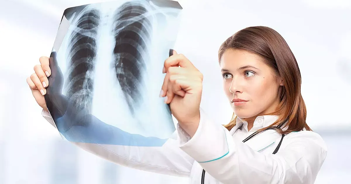 Ακτινογραφία θώρακος: Τη «διαβάζει» καλύτερα ένας ακτινολόγος ή η ...