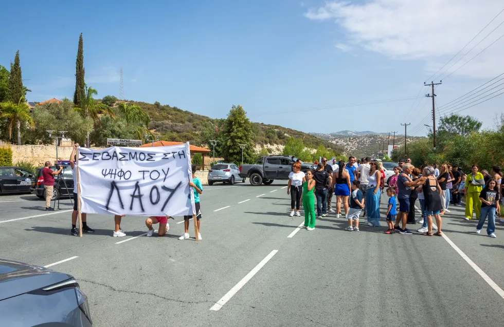 Διαμαρτύρονται οι κάτοικοι Άλασσας για την ακύρωση εκλογής του ...